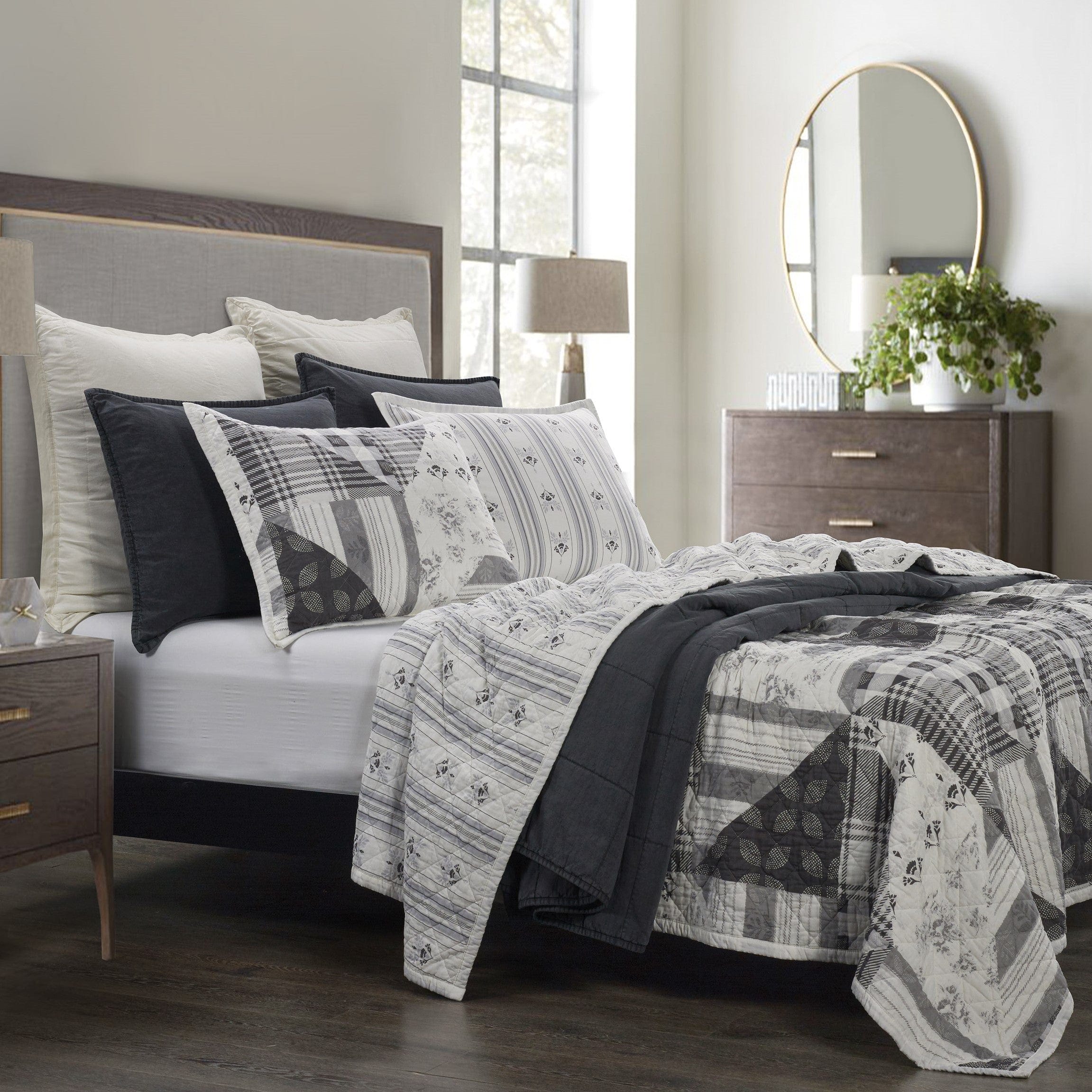 Rustic Quilts Sets: Cozy Elegance at Paseo Road